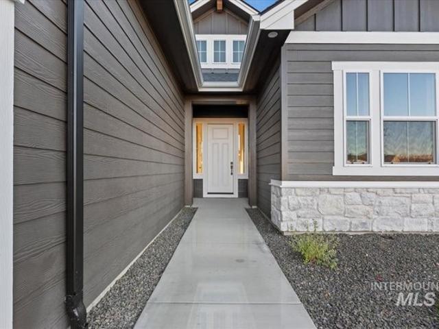 10887 W Lahinch Ln, Kuna, ID 83634
