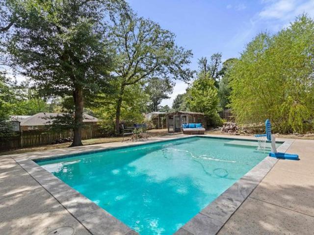 10887 Knollwood Dr, Tyler, TX 75703
