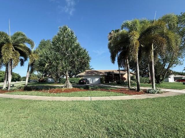 10884 Paso Fino Dr, Lake Worth, FL 33449