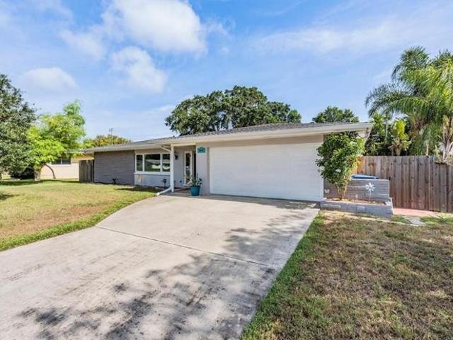 10885 101st Ave, Seminole, FL 33772