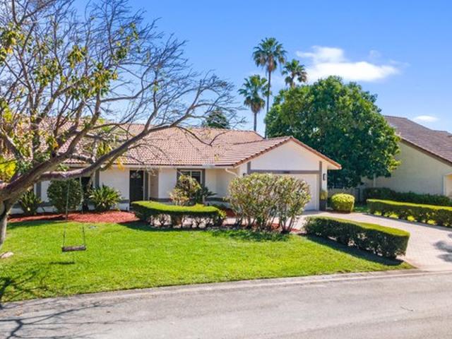 10885 NW 6th St, Coral Springs, FL 33071