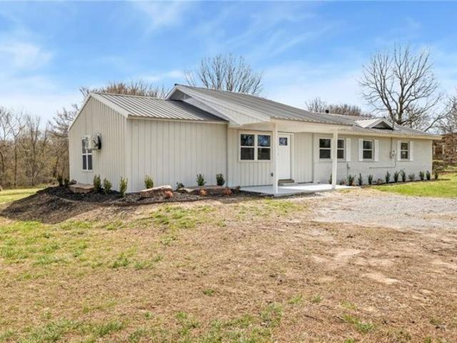 10886 S Jackson Hwy, Lincoln, AR 72744