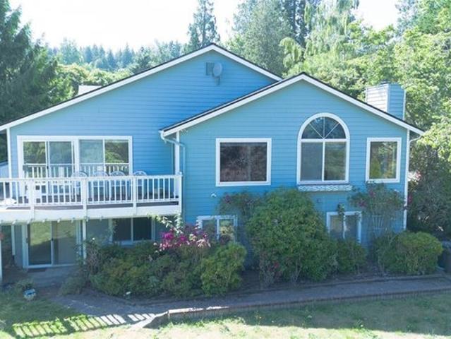 1088 Colchester Dr, Port Orchard, WA 98366