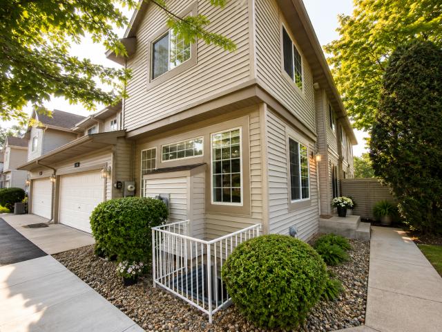 1088 Lovell Avenue W
