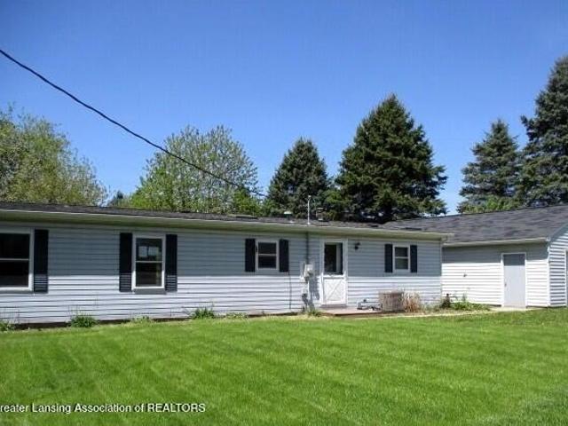 1088 S Kern Rd, Fowlerville, MI 48836