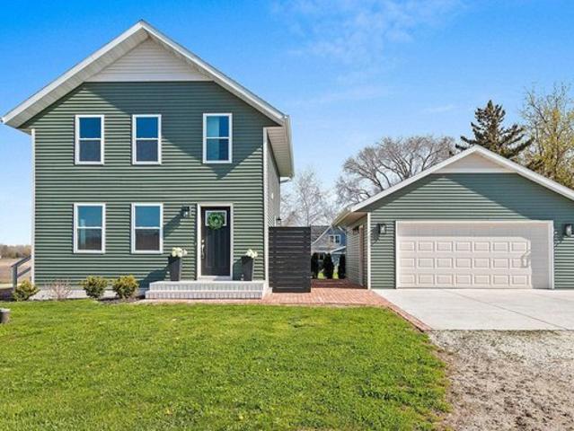 10892 Stage Rd, Brussels, WI 54204