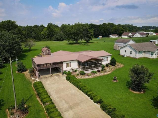 10895 Griffith Rd, Tanner, AL 35671