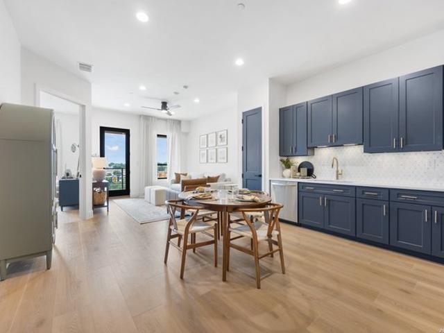 10899 S Hausman Rd Apt 405, San Antonio, TX 78249