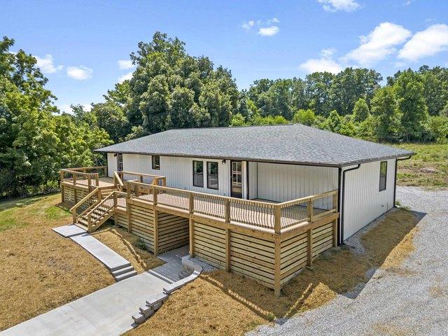 1089 Carty Dr, Catlettsburg, KY 41129