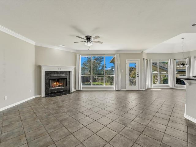 10802 Hastings Ln