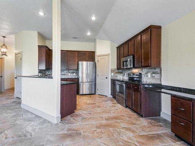 10807 Glenview Cir, Austin, TX 78620