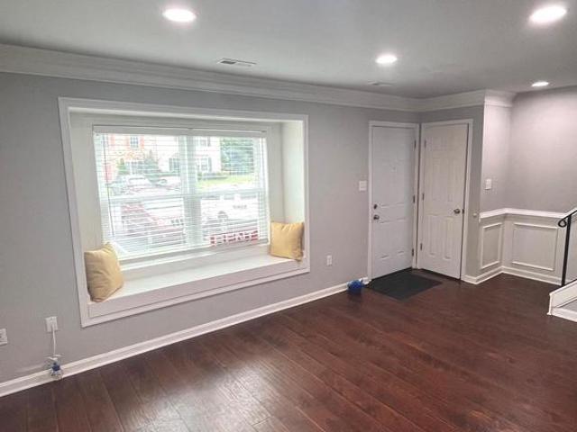 10804 wall st