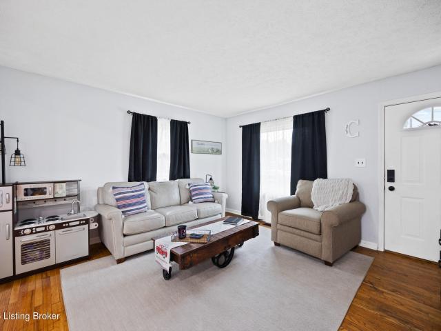 10804 Golden Dr