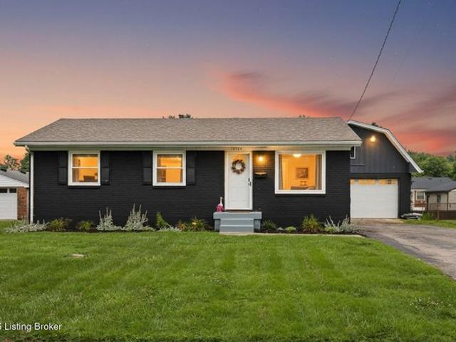 10804 Golden Dr, Louisville, KY 40272