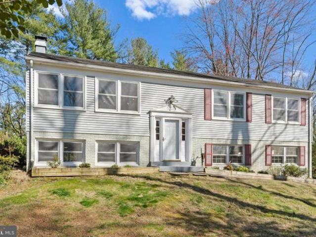 10806 Winter Corn Ln, Reston, VA 20191