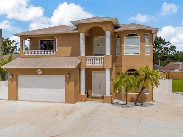 10806 Perez Dr, Tampa, FL 33618