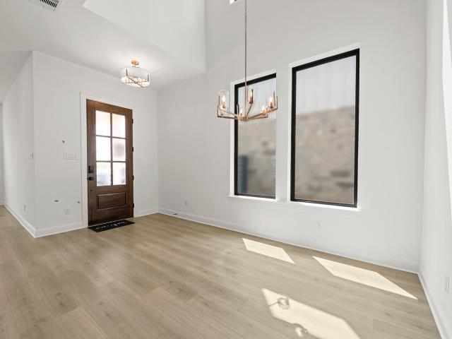 10806 Pioneer Point