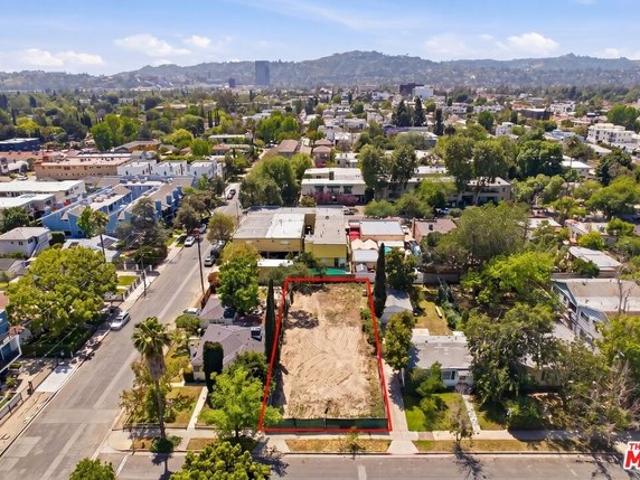 10808 Hartsook St, North Hollywood, CA 91601