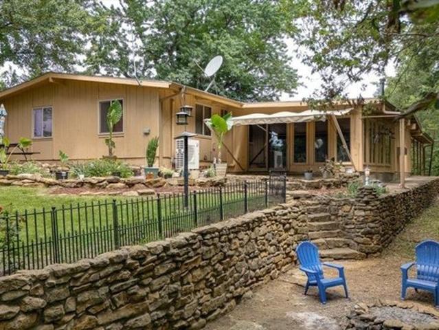 10808 Perryview Dr, Ozawkie, KS 66070