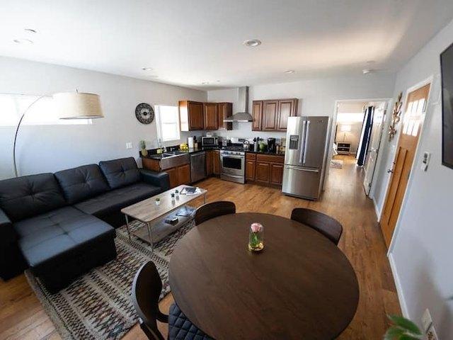 10809 Hartsook St Unit B, Los Angeles, CA 91601