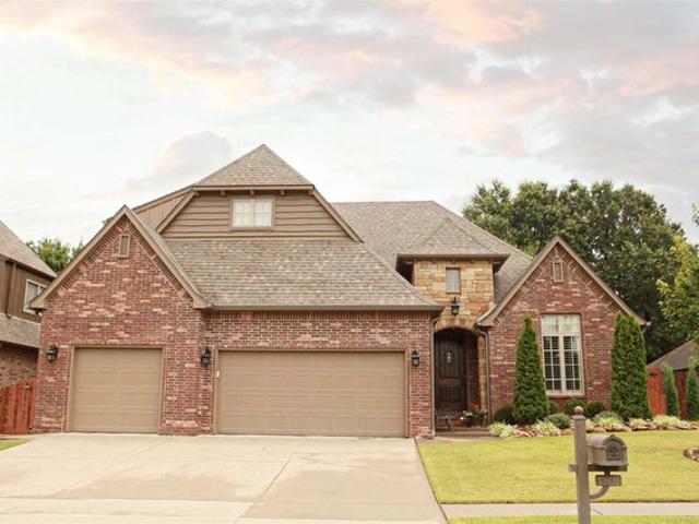 10809 S Redbud Pl, Jenks, OK 74037