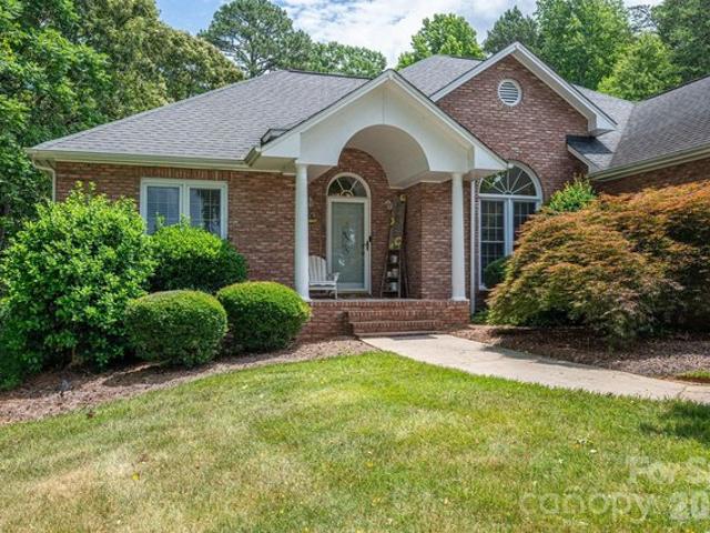 1080 Mackey Ct, Gastonia, NC 28056