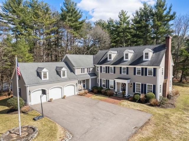 1080 North St, Walpole, MA 02081