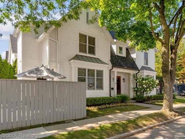1080 Bennaville Avenue