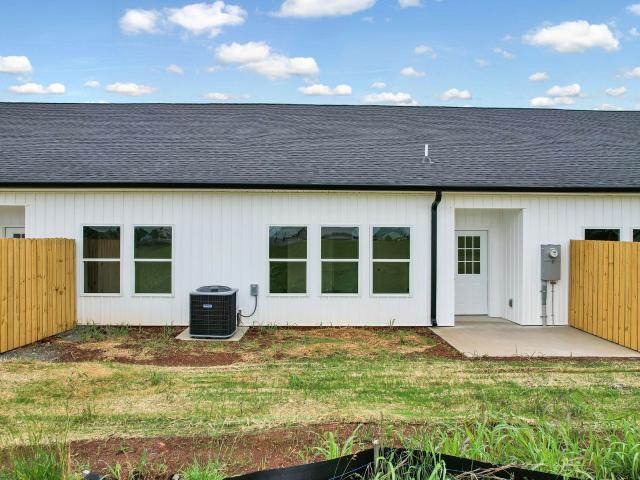 1080 Congress Parkway N