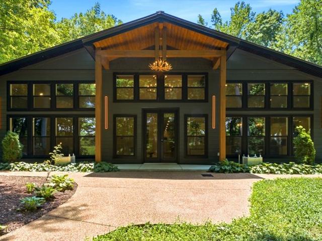 1080 Fannie Nicholson Rd, Chapmansboro, TN 37035
