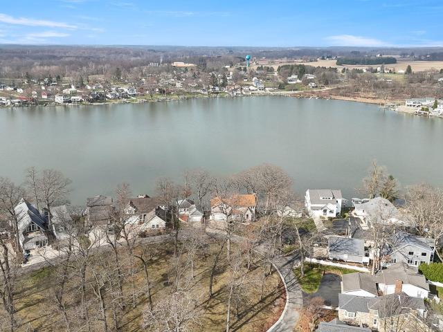 1080 Lane 210 Hamilton Lake
