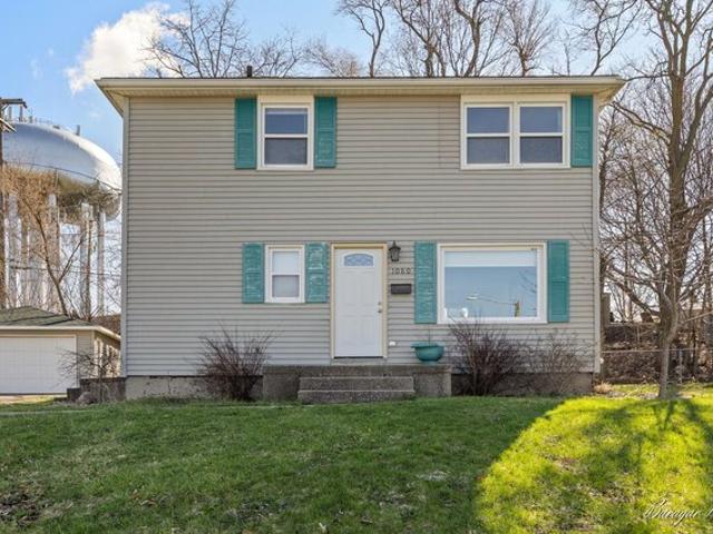 1080 Lockridge Dr NE, Grand Rapids, MI 49505