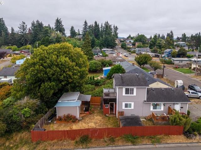 1080 State St, North Bend, OR 97459