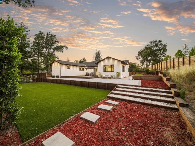 1080 Scots Ln