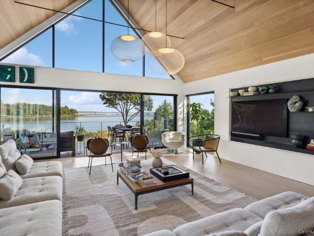 1080 Springs Fireplace Road