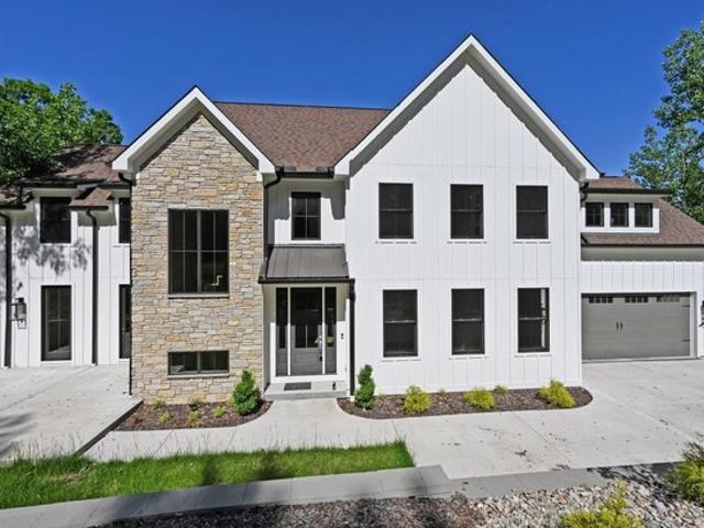 1080 Tuscany Pl, Cincinnati, OH 45226