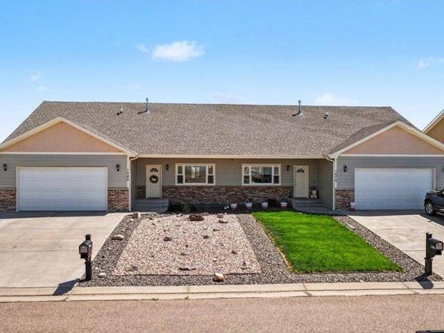 1080 Viewridge Rd, Bennett, CO 80102