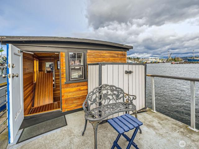 1080 W Ewing St, Unit E2, Seattle, WA 98119 | MLS #2455