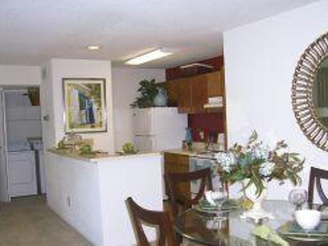 $1080 / 915ft² Your 4 Legged Friend is Welcome Here at Residences at Belmont
