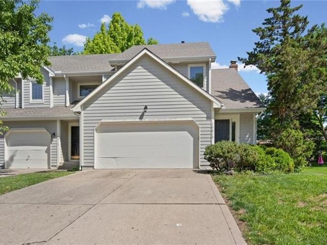 10810 W 116th St, Overland Park, KS 66210
