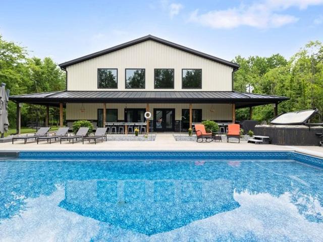 10810 Douglas Rd, Osceola, IN 46561