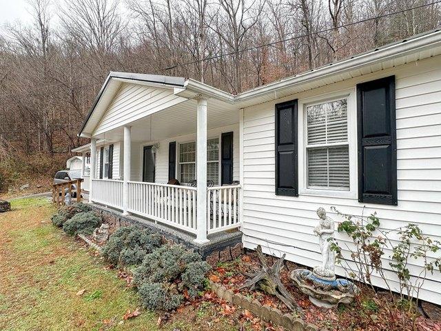 10810 Hwy, Roark, KY 40979