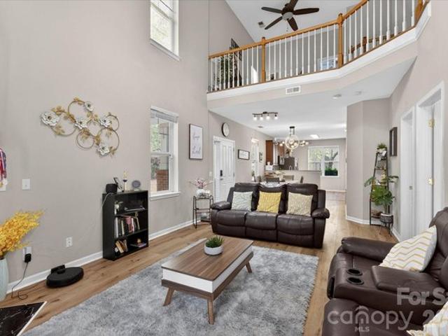 10810 Princeton Village Dr, Charlotte, NC 28277