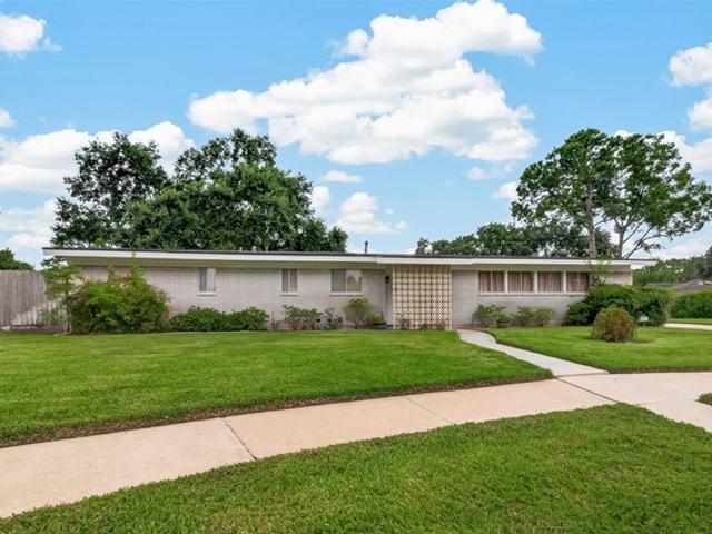 10811 McClearen Dr, Houston, TX 77096