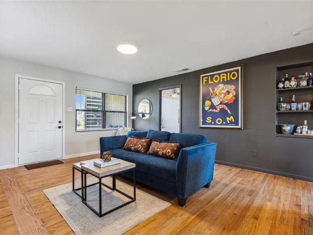 10811 Mandalay Drive
