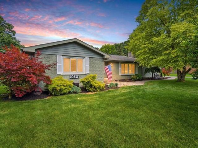 10817 E Rosewood Cir, Fort Wayne, IN 46845