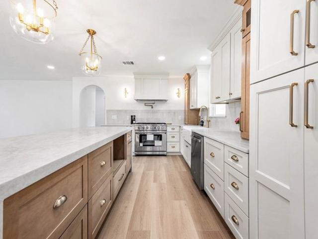10814 Moonlight Dr, Houston, TX 77096