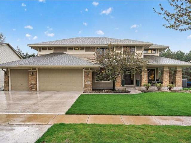 10815 Birch Ln, Woodbury, MN 55129