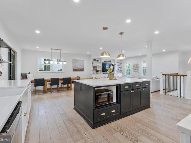 10816 Broadwater Drive