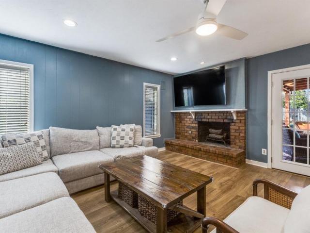 10819 Wallbrook Drive